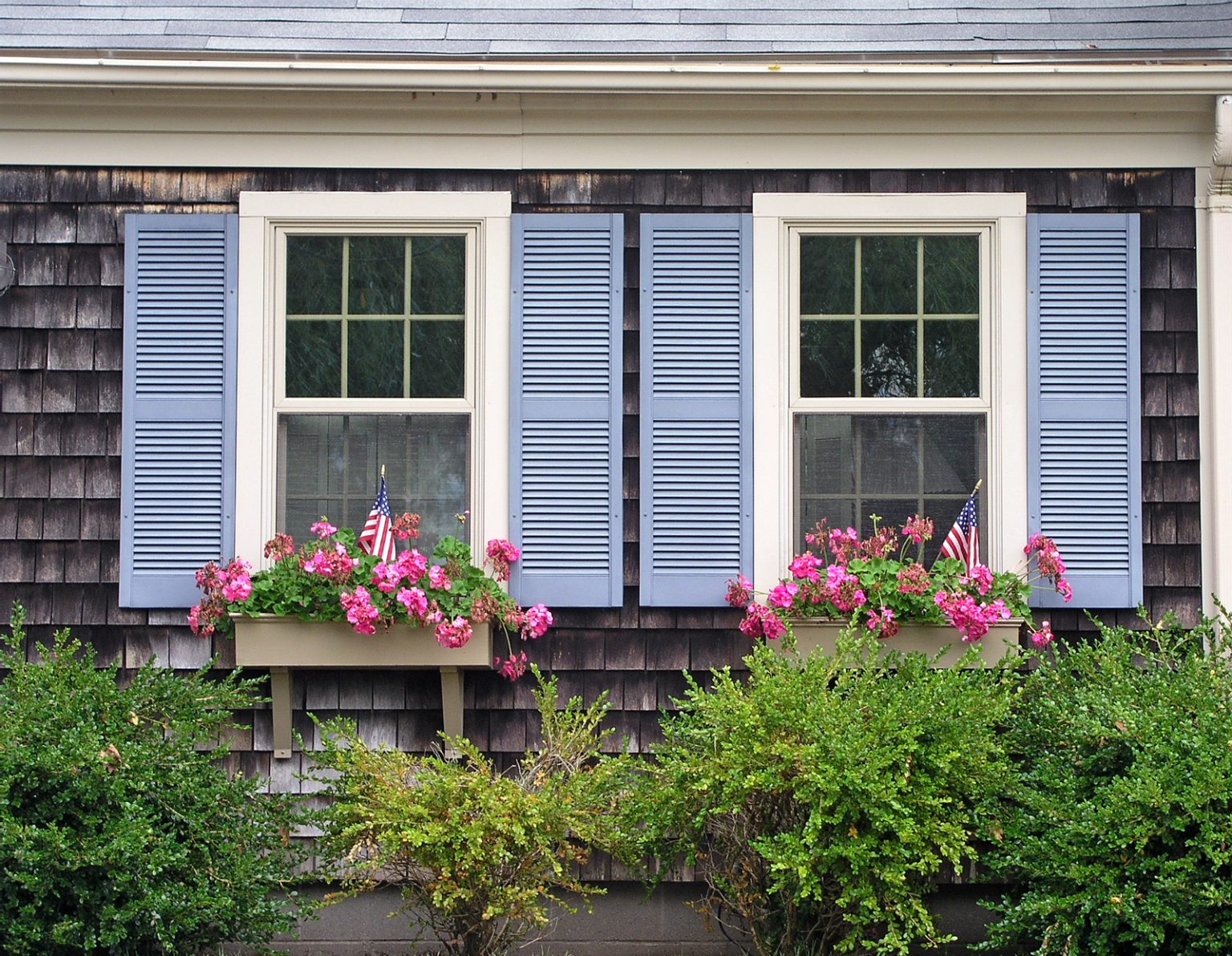 Top Tips For Fixing A Loose Plantation Shutter Louvre
